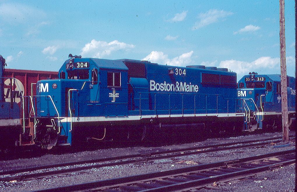 B&M GP-40-2 304